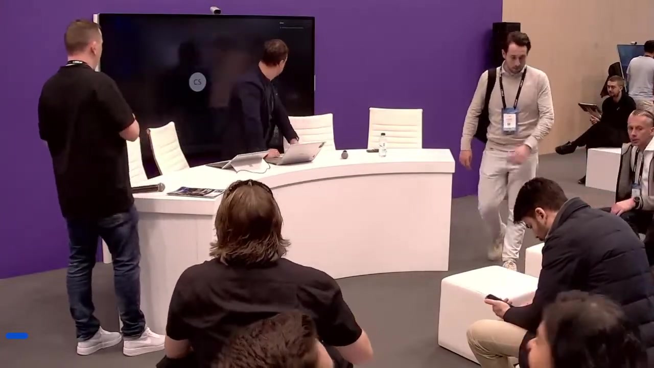 Microsoft Teams: AI-Powered Meeting Rooms & Copilot Features