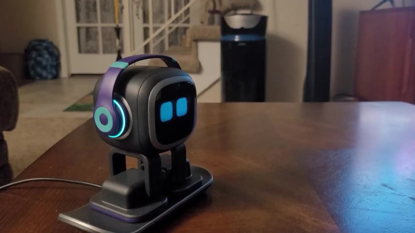 EMO AI Robot Review: One Year Later - Is It Still Worth It?